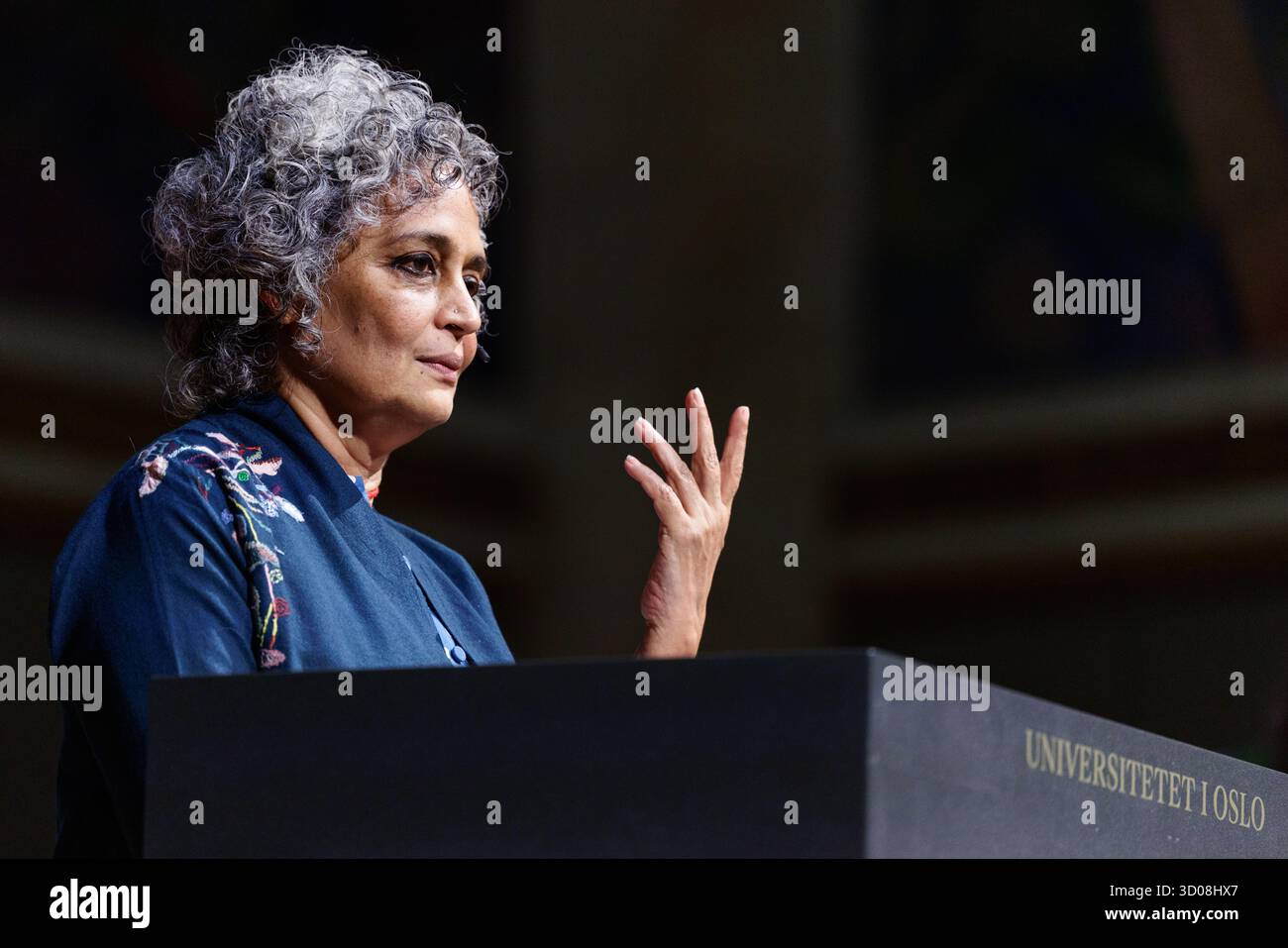 Arundhati roy and mary roy hi-res stock photography and images - Alamy