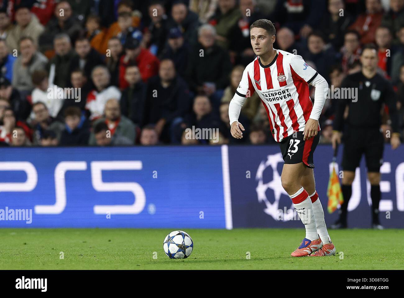 EINDHOVEN , 21-10-2025. Philips stadium , season 2025 / 2026 , UEFA ...