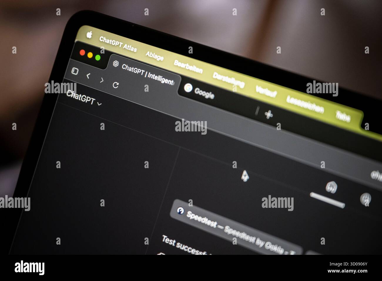 Atlas browser hi-res stock photography and images - Alamy