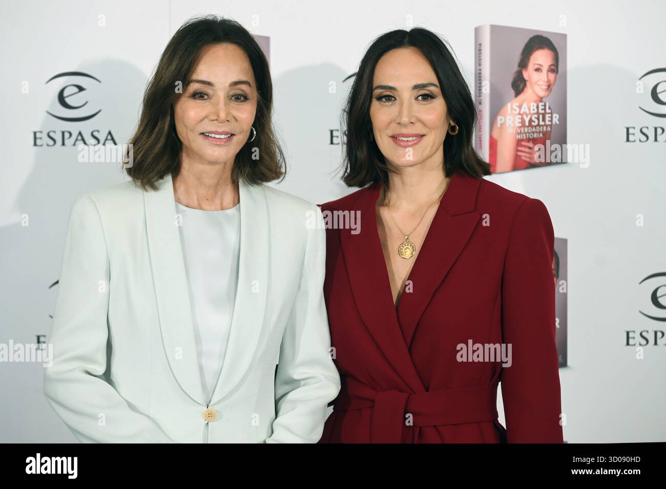 Isabel Preysler poses with her daughter Tamara at the presentation of ...