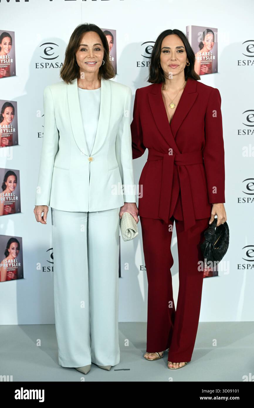 Isabel Preysler poses with her daughter Tamara at the presentation of ...