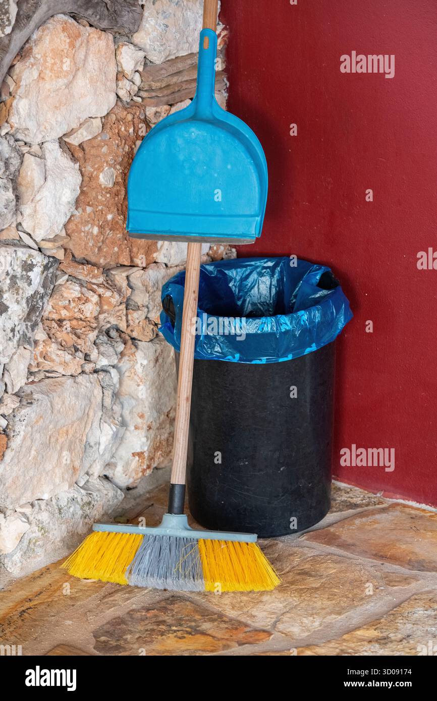 Dusting bin hi-res stock photography and images - Alamy