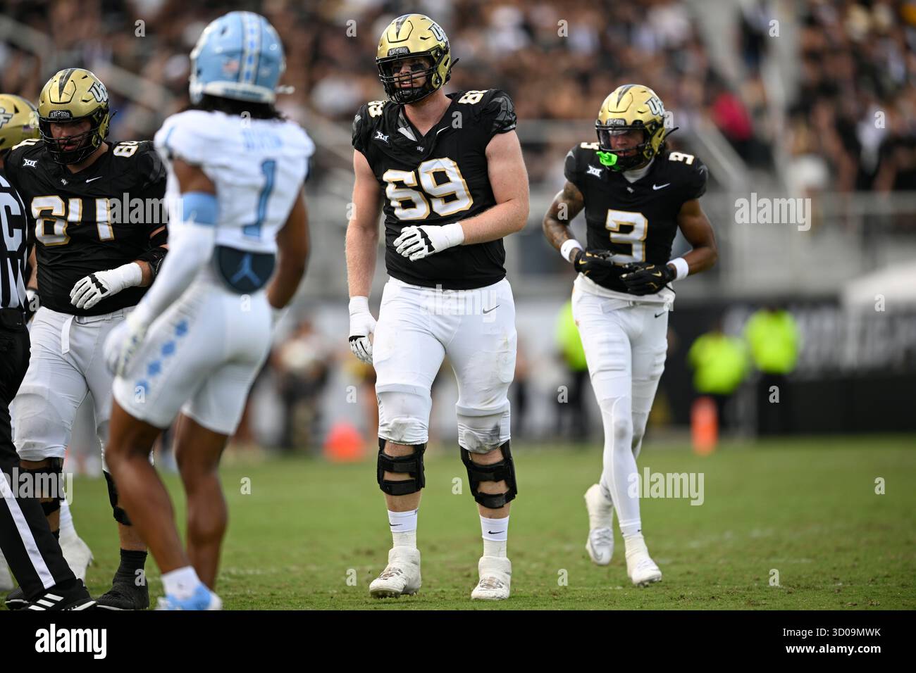Central Florida offensive lineman Paul Rubelt (69) sets up to block ...
