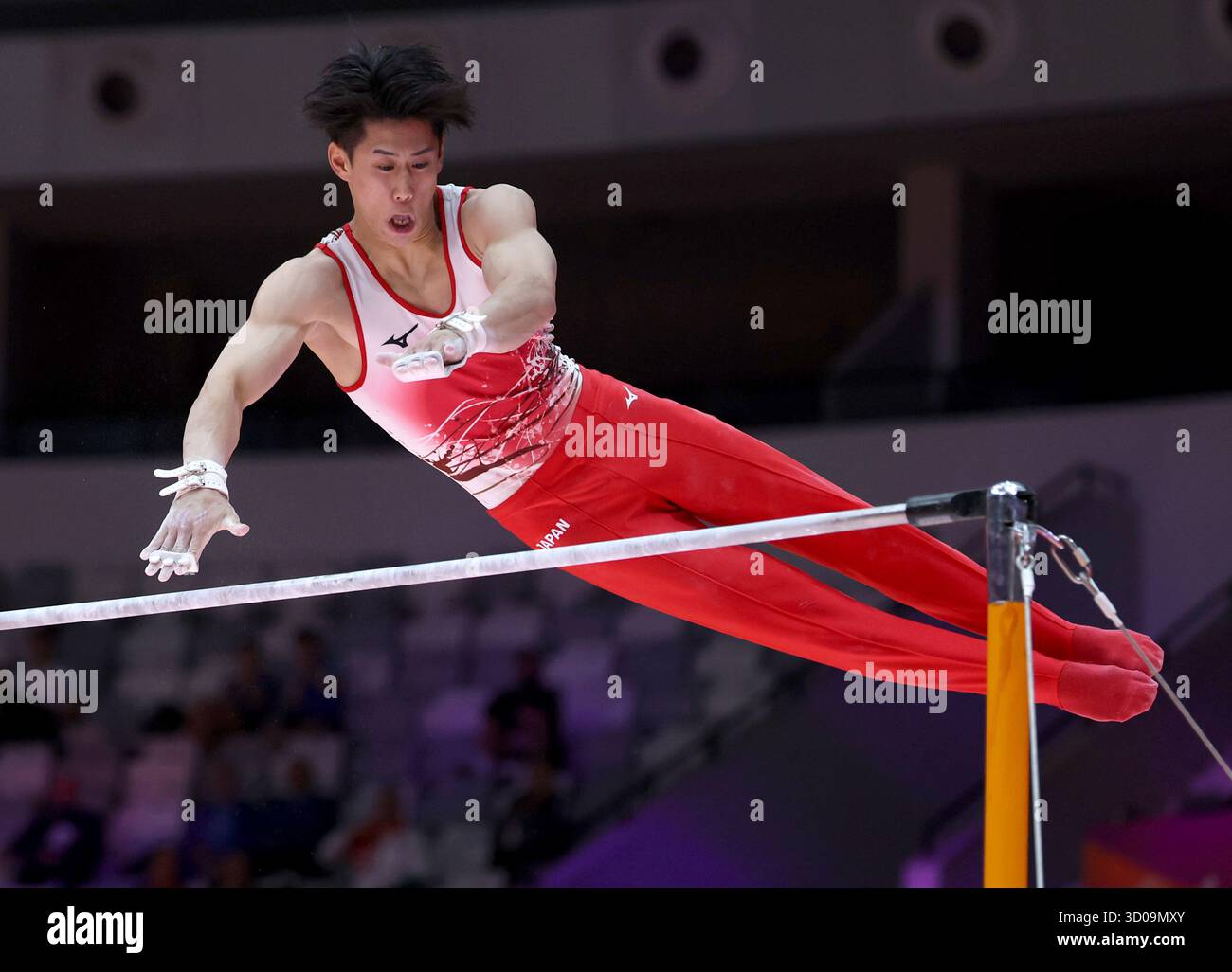 Daiki Hashimoto of Japan performs during horizontal bar in men's ...