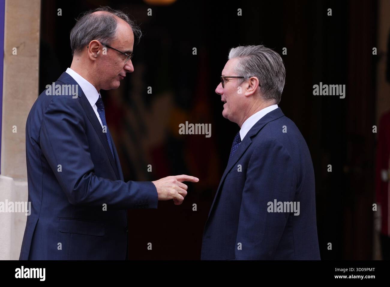 President of the Government of the Republic of Serbia Duro Macut(left ...