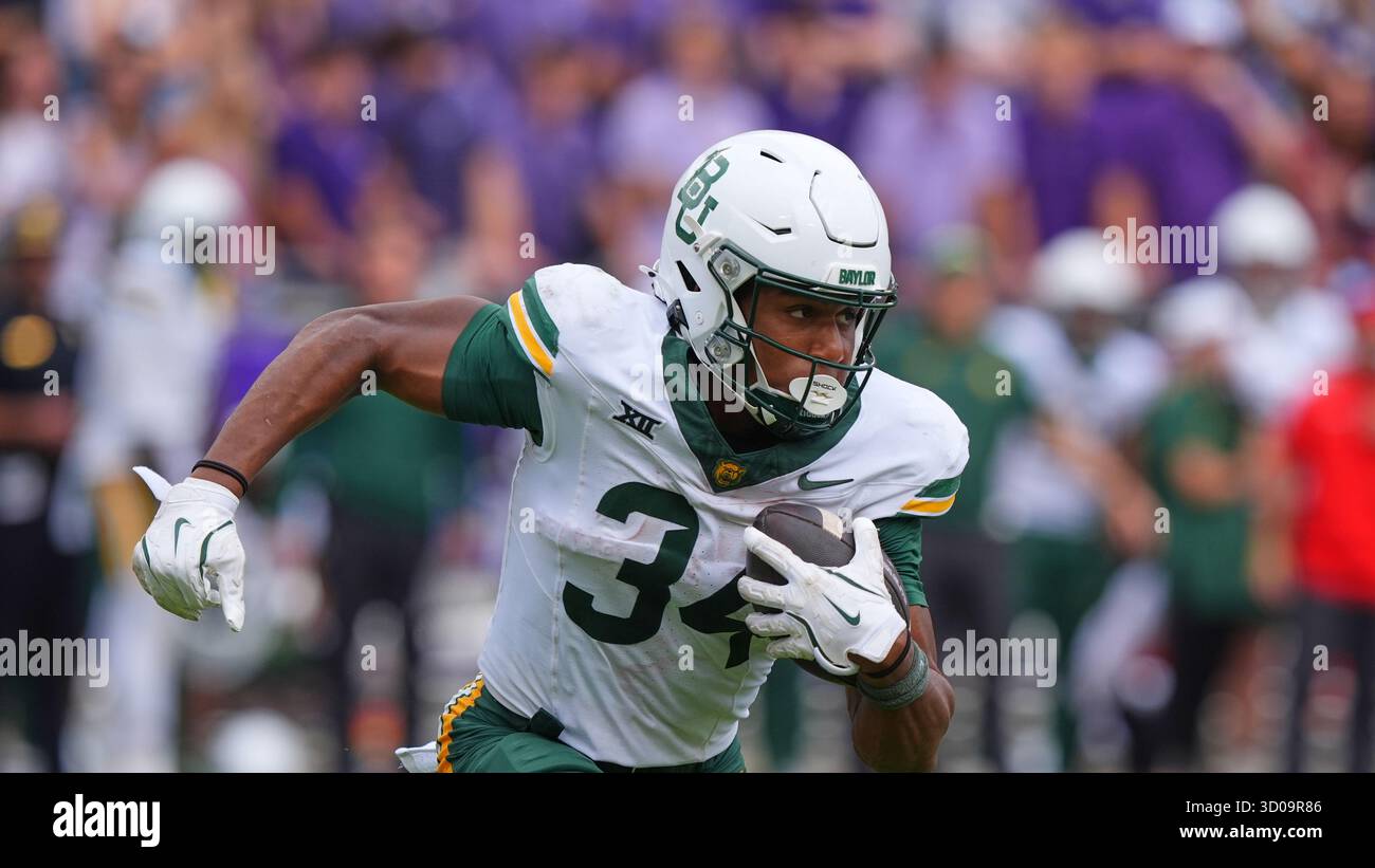 Baylor wide receiver Josh Cameron (34) runs with the ball during the ...