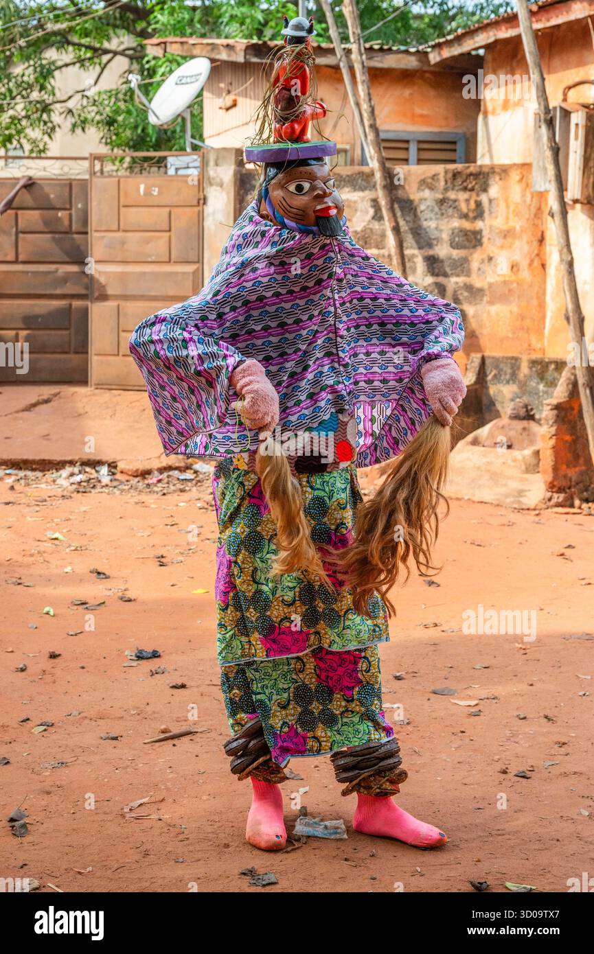Benin, Zou district, Cové, dance of the Gelede mask Stock Photo - Alamy