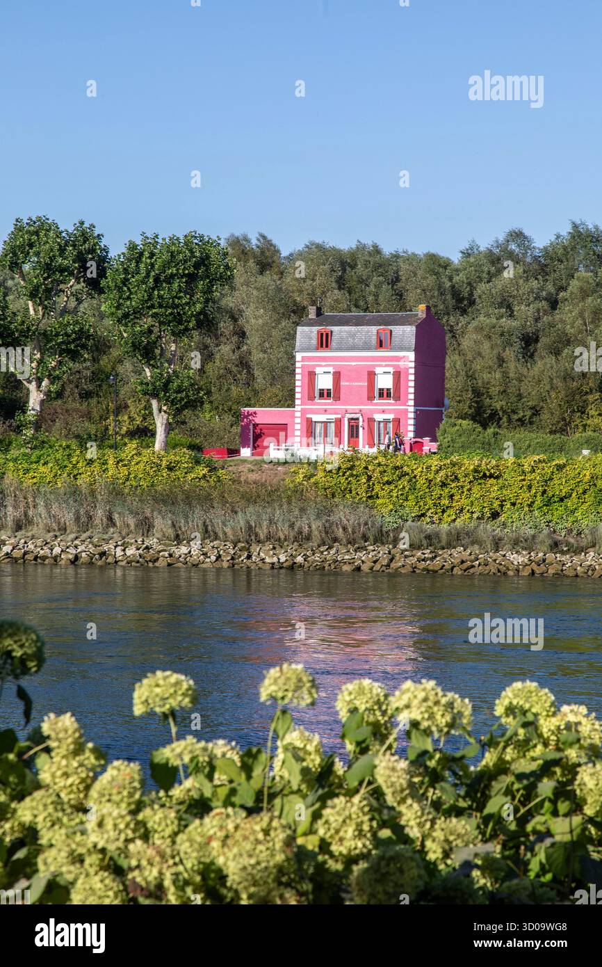 France, Somme, Baie de Somme, Saint Valery sur Somme, pink house on the ...