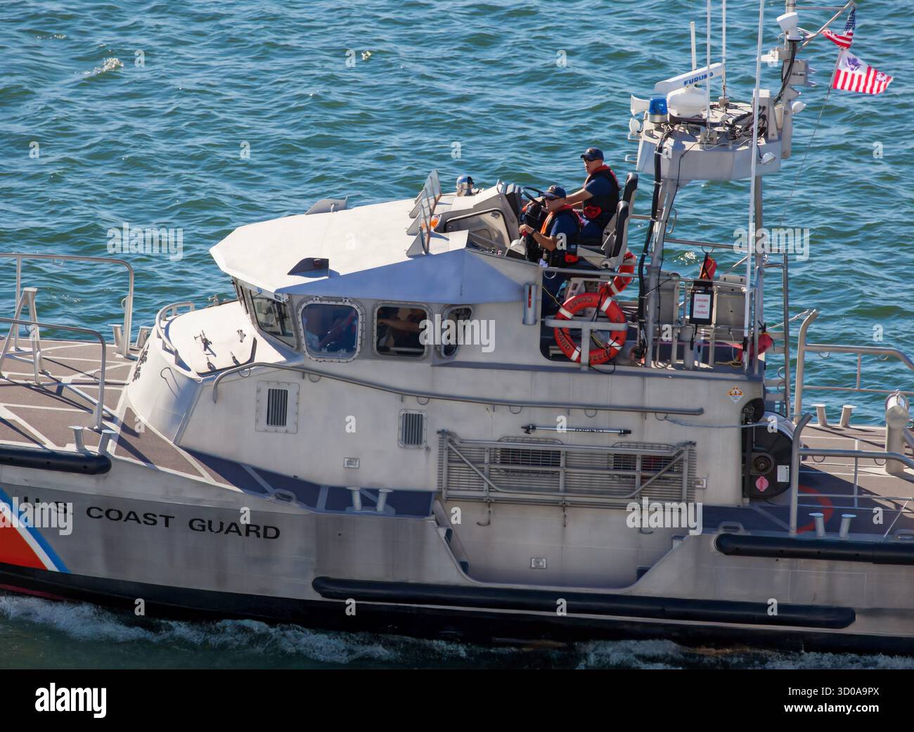 Coast guard vessels search hi-res stock photography and images - Alamy