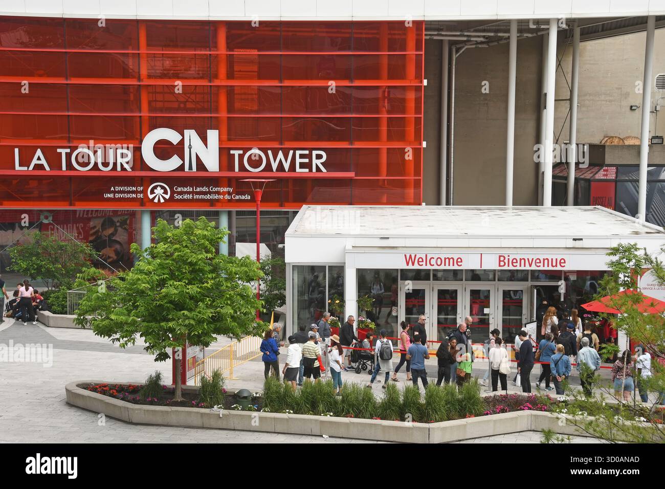 Cn tower tour entrance hi-res stock photography and images - Alamy