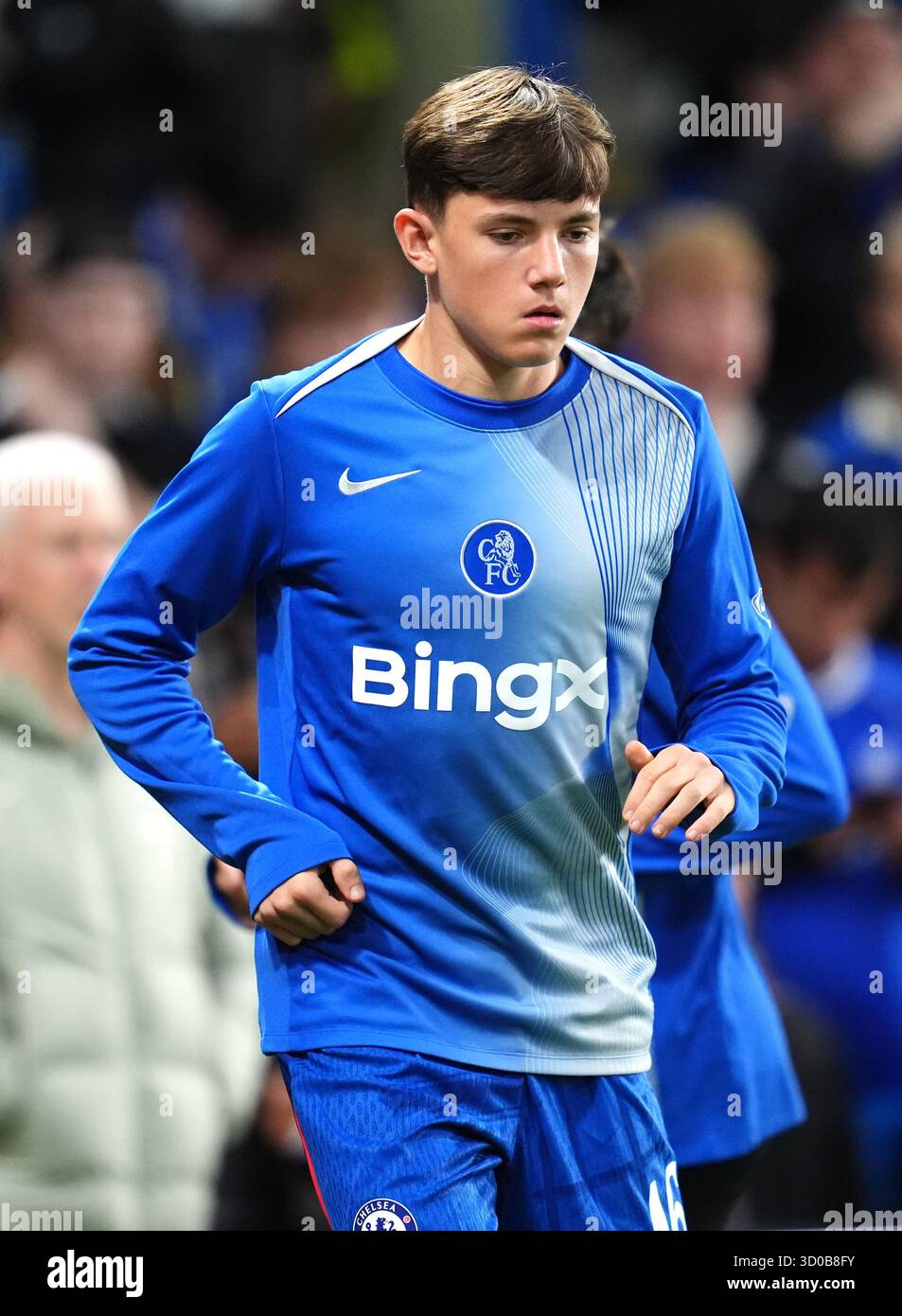 Chelsea's Reggie Walsh warming up prior to kick-off before the UEFA ...