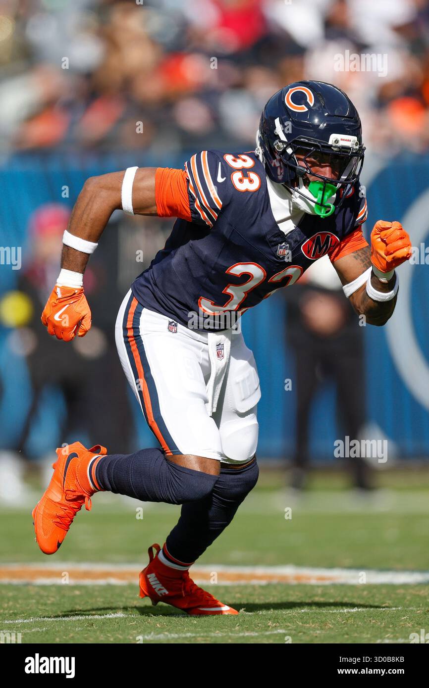 Chicago Bears defensive back Jaylon Jones (33) runs on the field during ...