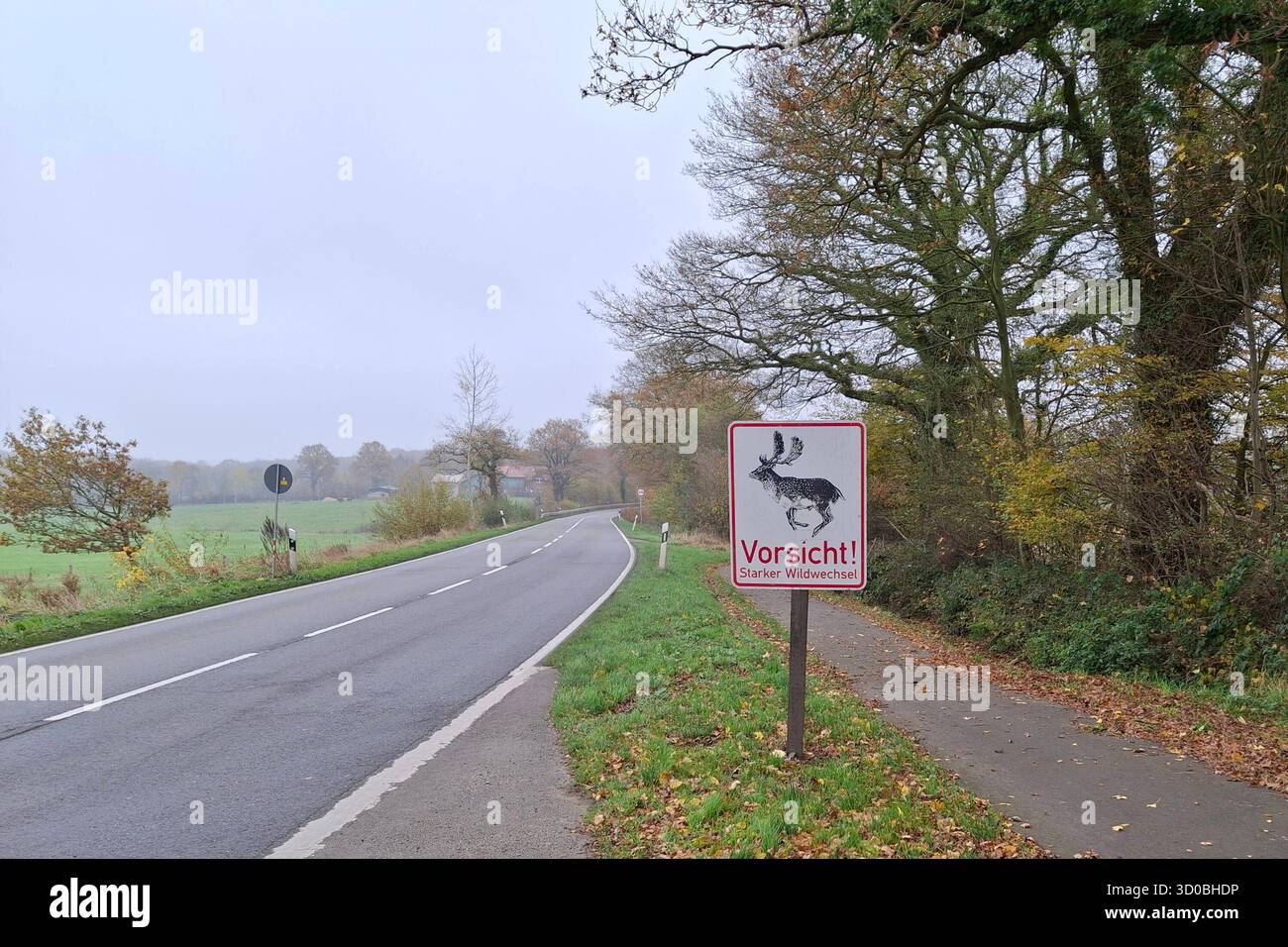 Stockbilder 10/2024 Hinweisschild Wildwechsel Hamburg Hamburg ...