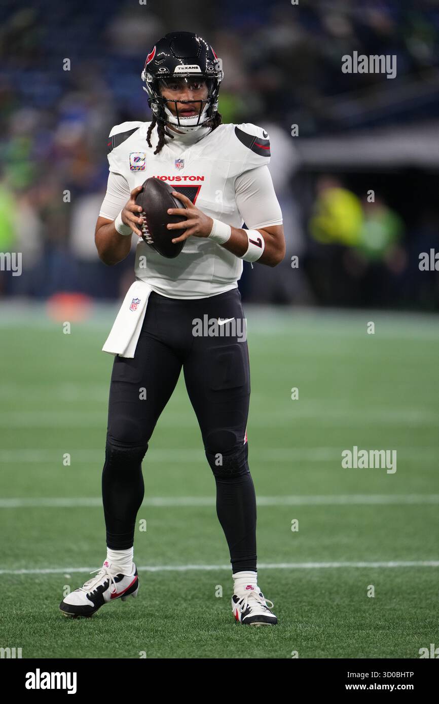 Houston Texans quarterback C.J. Stroud warms up before an NFL football ...