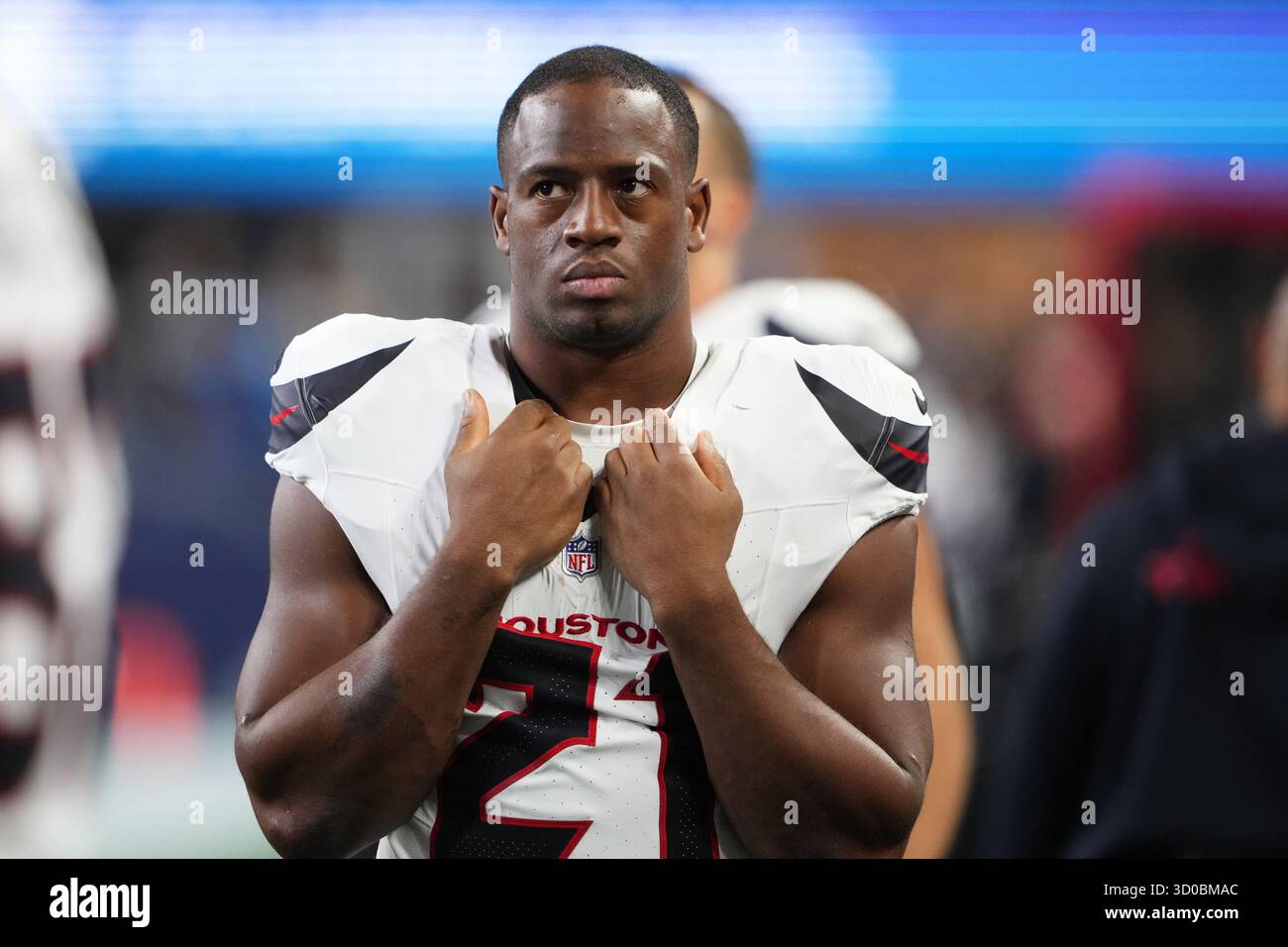 Houston Texans running back Nick Chubb walks on the sideline during an ...