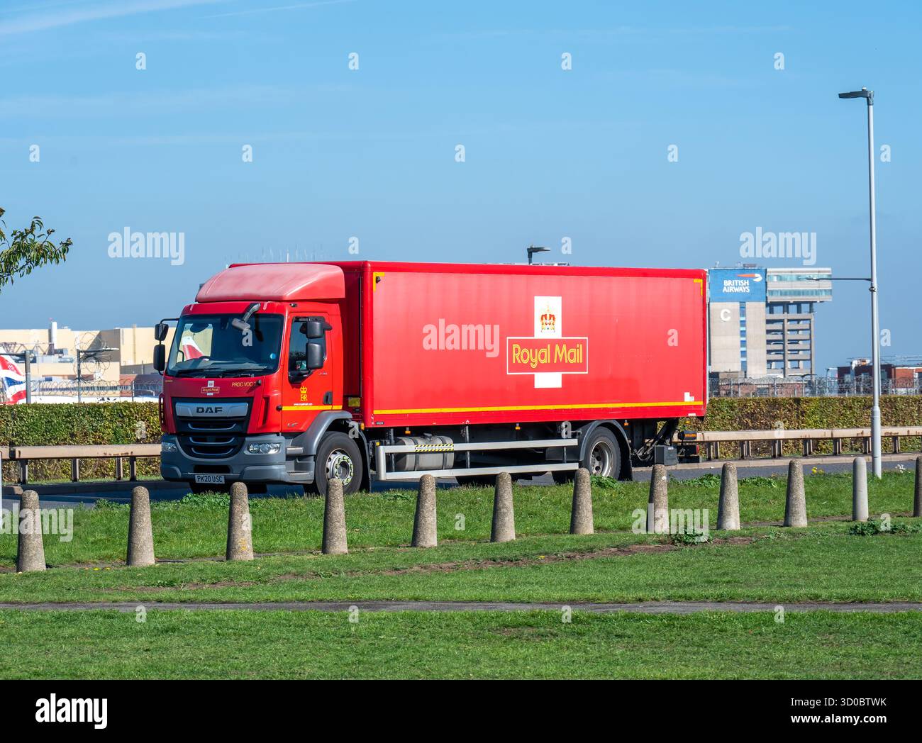 Royal mail lorry hi-res stock photography and images - Alamy