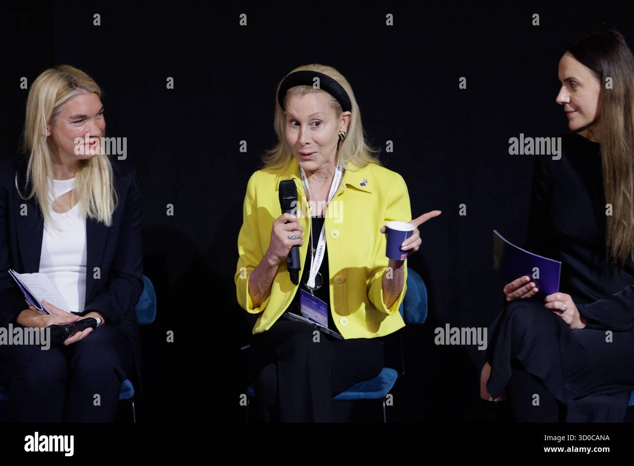 The screen shows the session “Empowering Equity: Investor Insights on ...