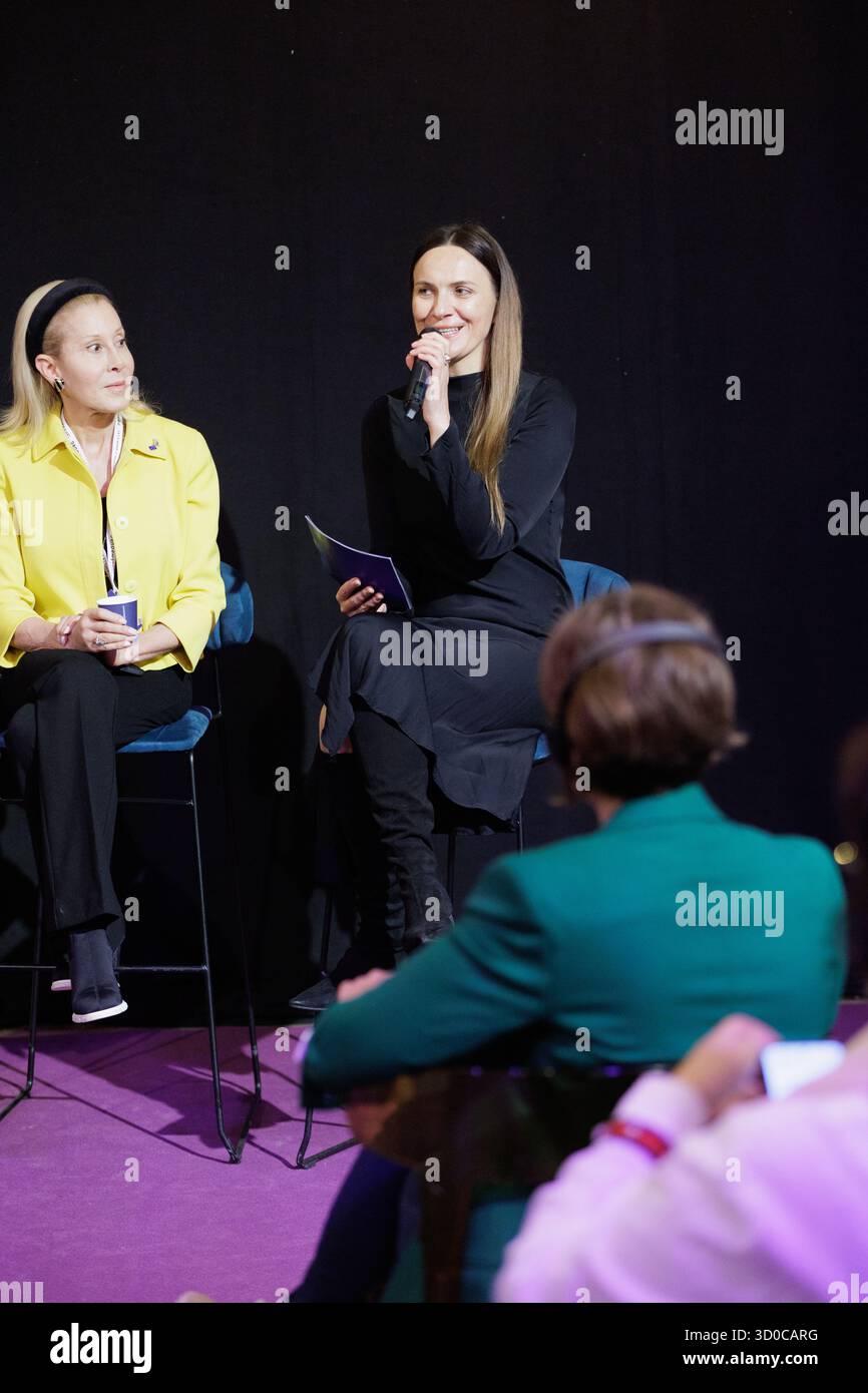 The screen shows the session “Empowering Equity: Investor Insights on ...