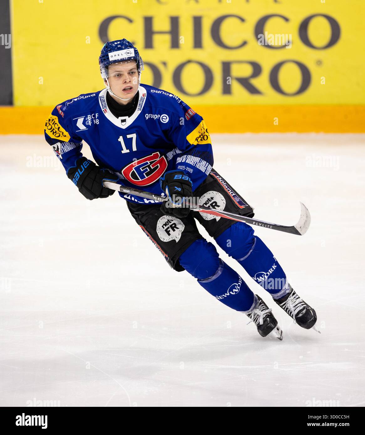 21/10/2025, Fribourg, BCF Arena, NL: Fribourg-Gottéron - EV Zug, #17 ...