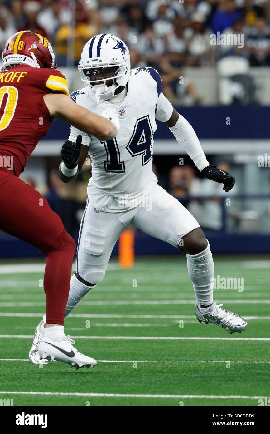 Dallas Cowboys defensive back Markquese Bell (14) looks to defend ...