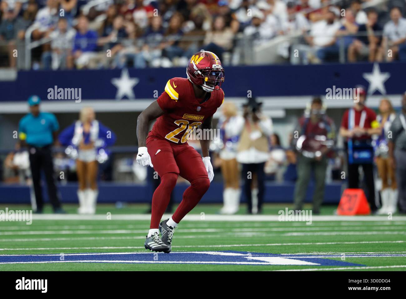 Washington Commanders defensive back Quan Martin (20) looks to defend ...