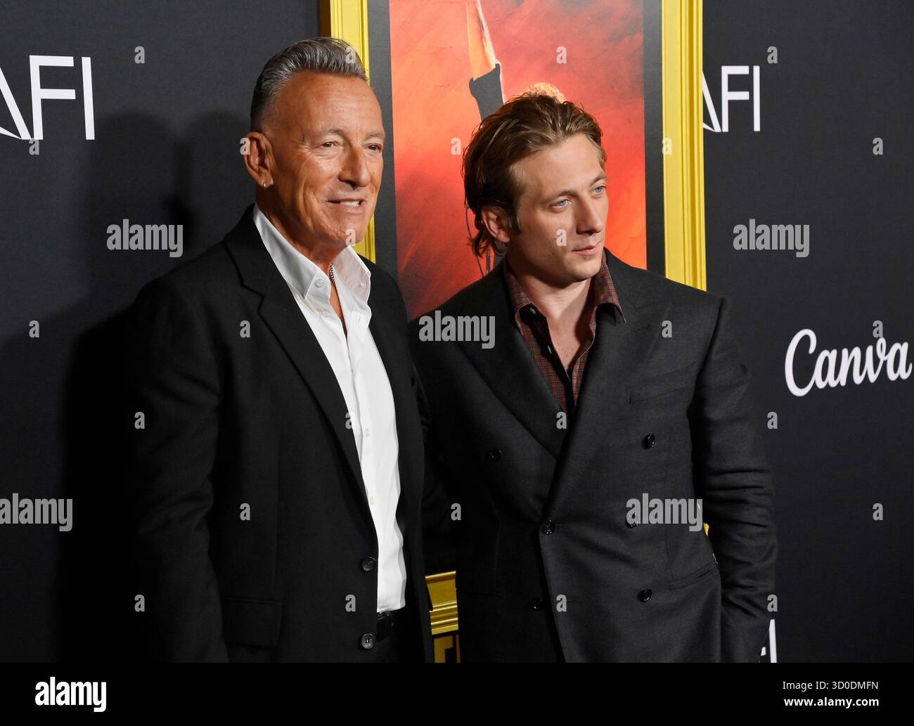 Los Angeles, United States. 22nd Oct, 2025. Cast member Jeremy Allen ...