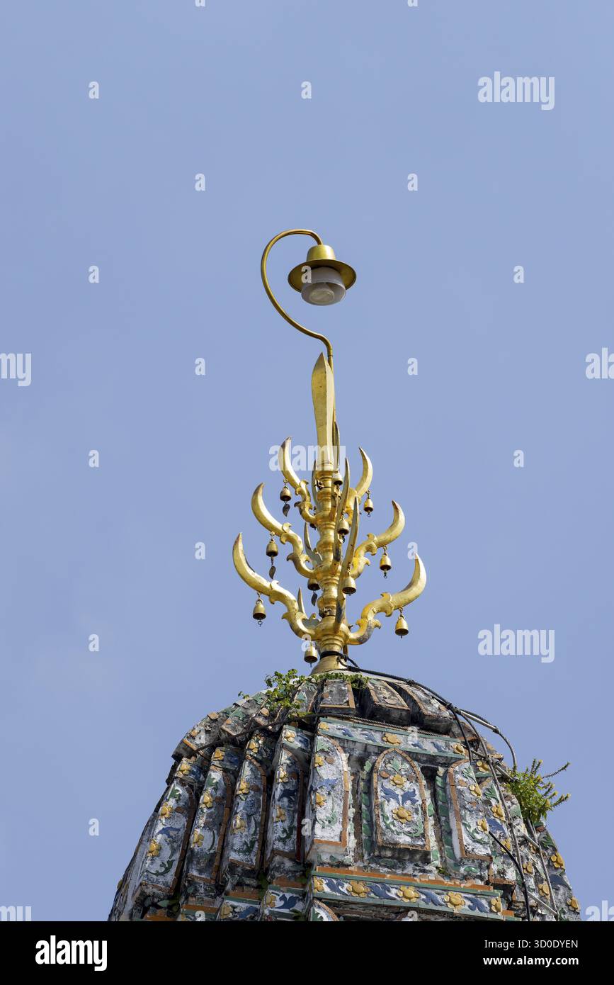 Top of central Prang at Wat Arun Rajwararam (Temple of Dawn), a Thai ...