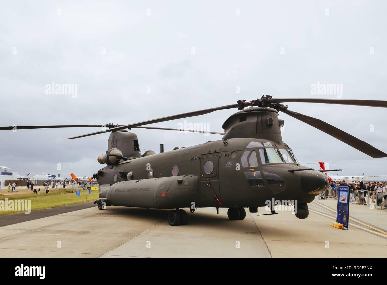 MELBOURNE, AUSTRALIA - MARCH 29: A Boeing CH-47F Chinook from the ...
