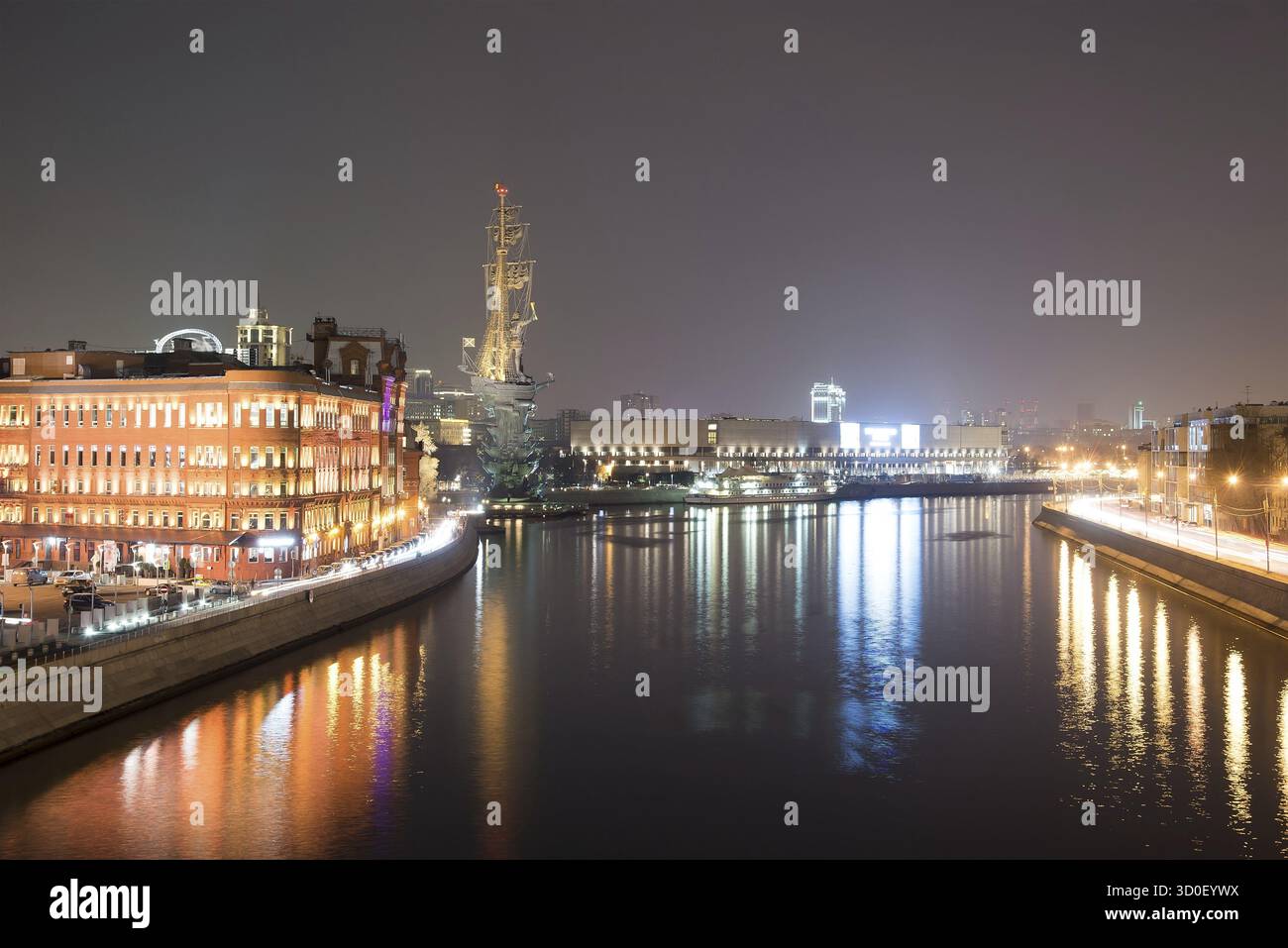 Moscow river at night and monument to Peter the Great. Moscow, Russia ...