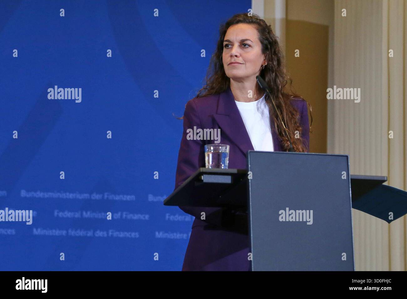 Berlin, Deutschland, 23.10.2025: Bundesfinanzministerium: 169 ...