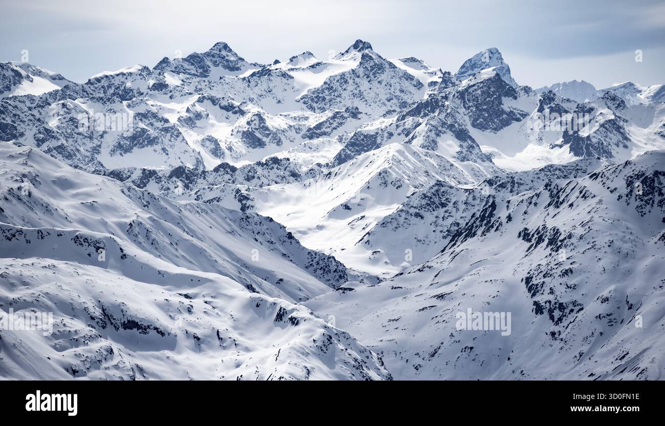 Mountain panorama with view of peaks of the Bernina Group, view from ...
