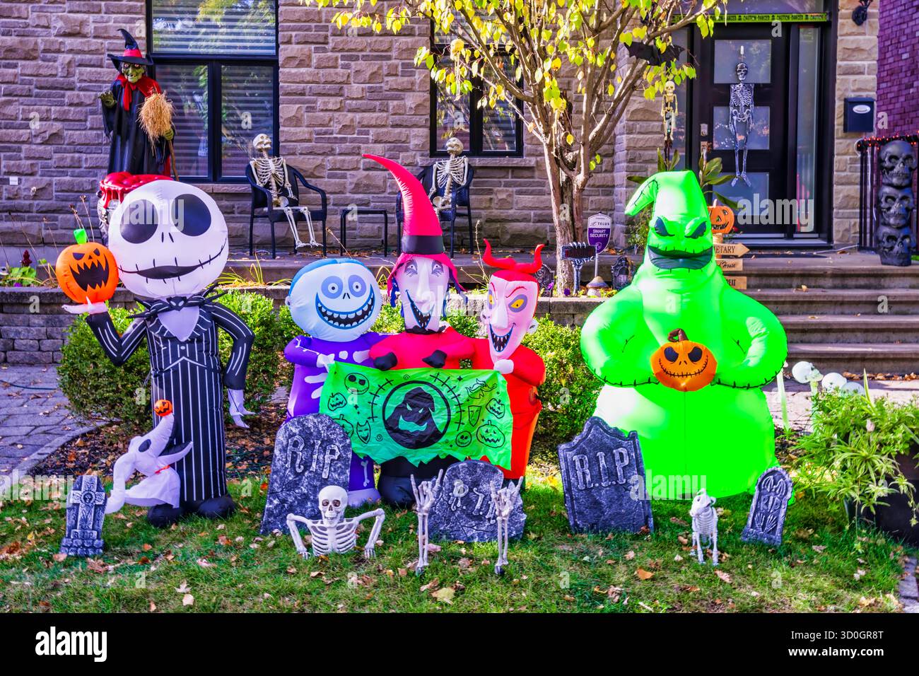 Halloween 2025 displays hi-res stock photography and images - Alamy