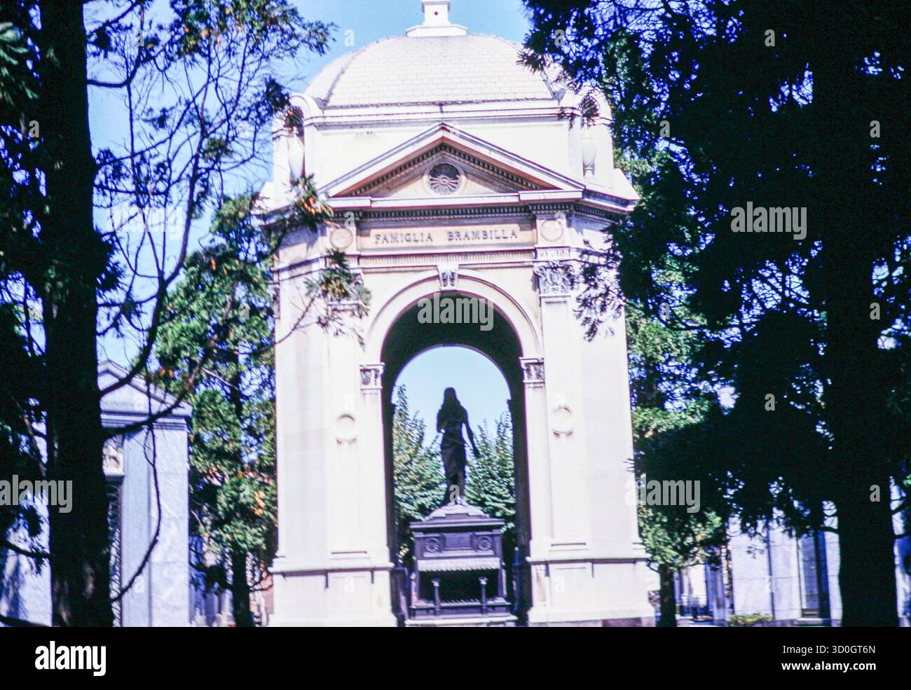 Effectively serving hi-res stock photography and images - Alamy