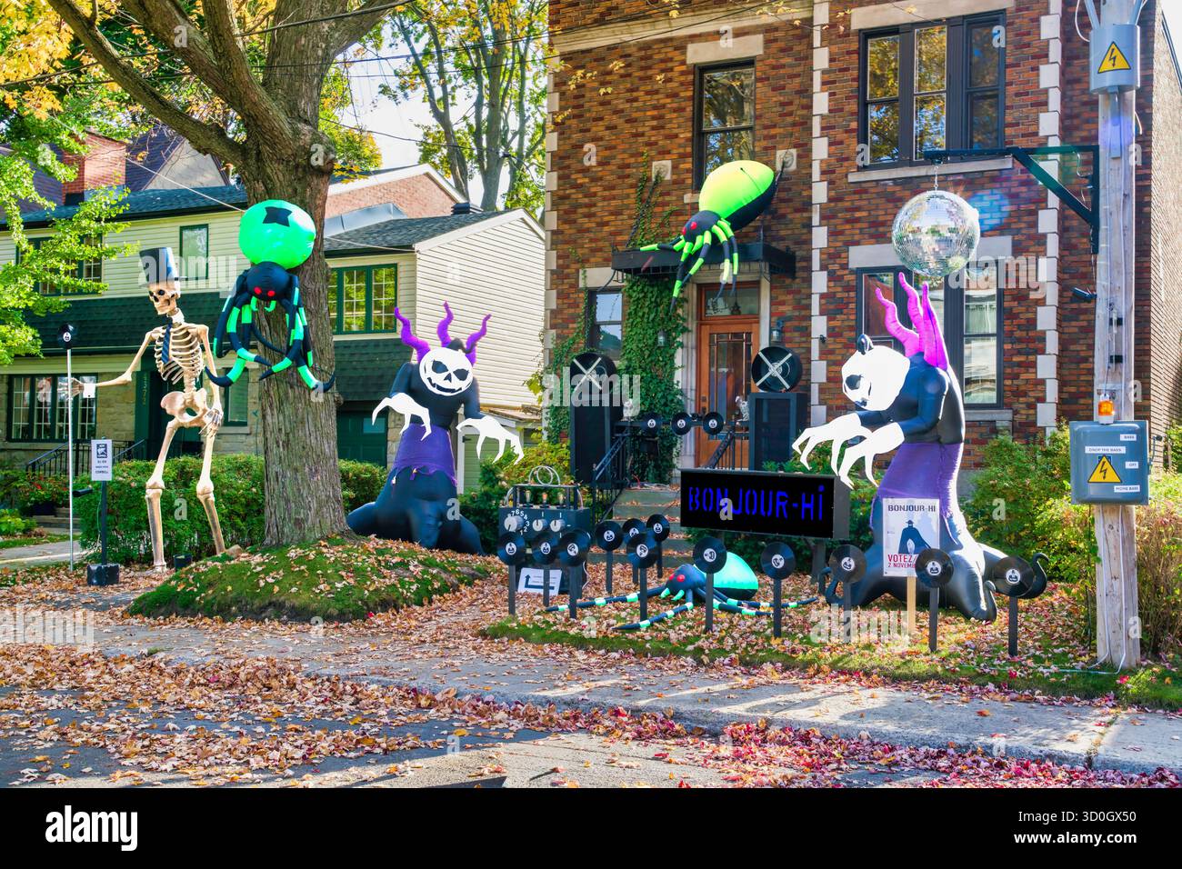 Halloween Display - grand scale Stock Photo - Alamy