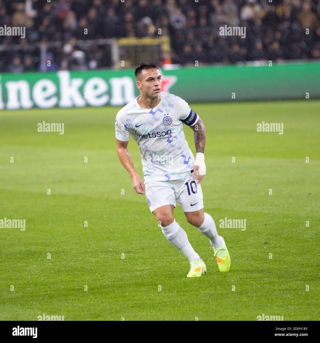Inter milan soccer player hi-res stock photography and images - Alamy
