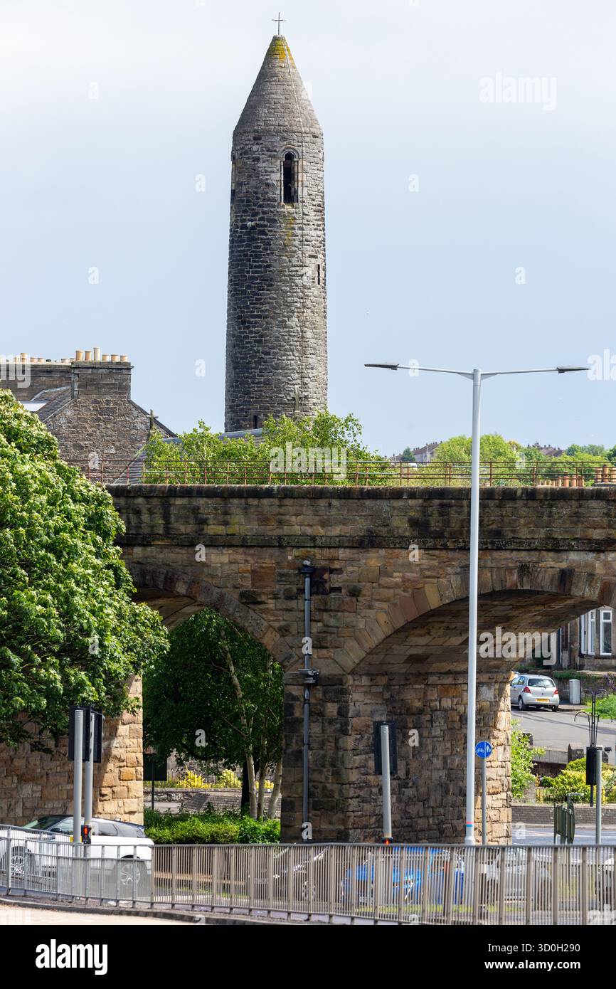 100 foot round tower hi-res stock photography and images - Alamy