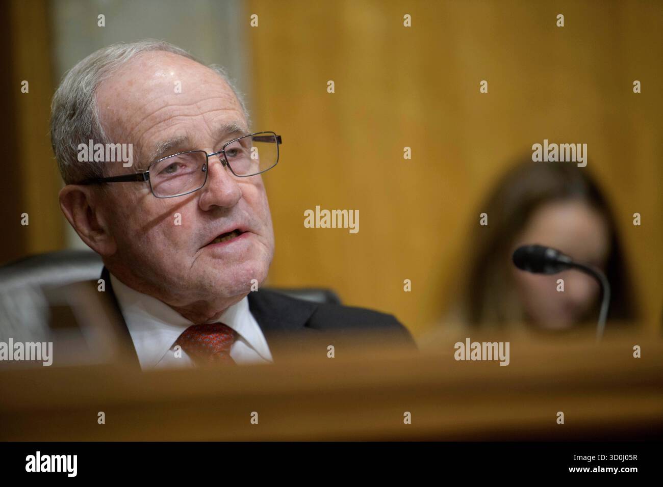 Committee Chairman Sen. Jim Risch, R-Idaho, presides over a Senate ...