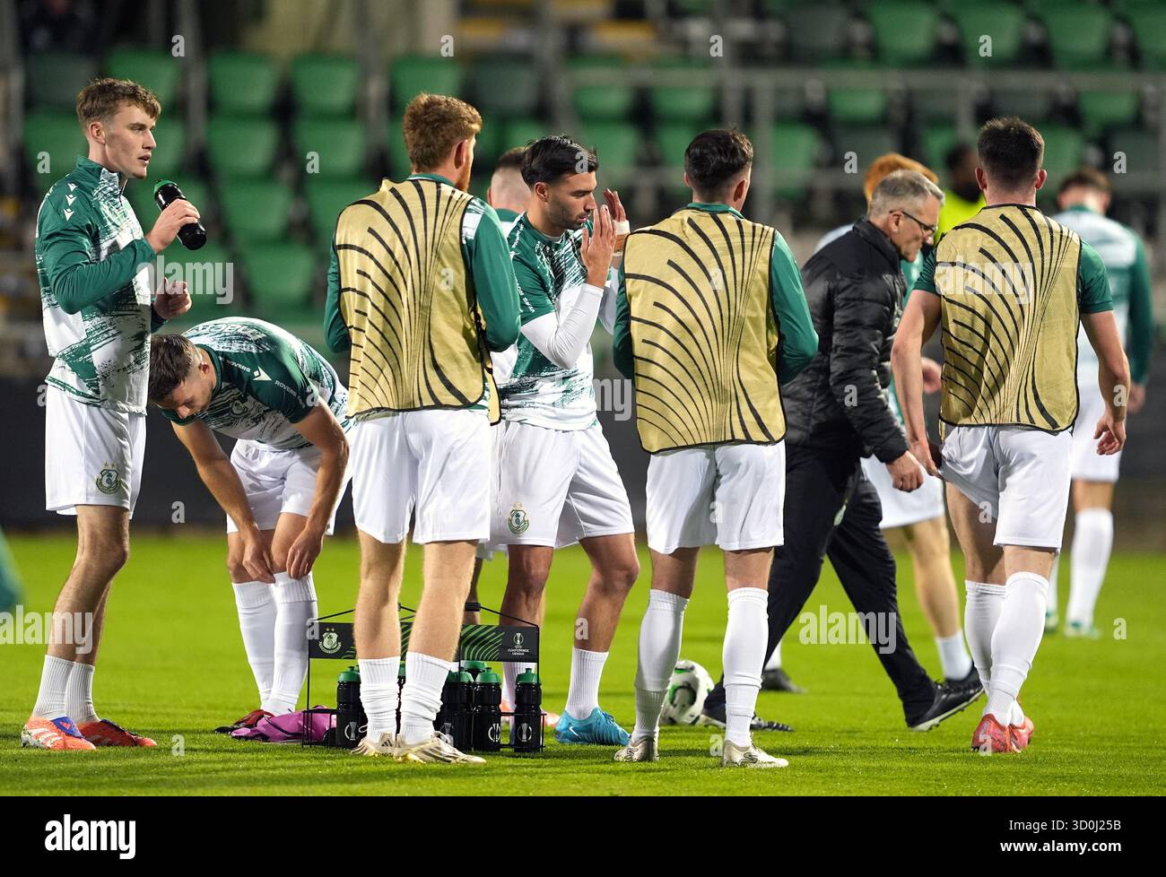 Shamrock Rovers playere warming up ahead of the UEFA Conference League ...
