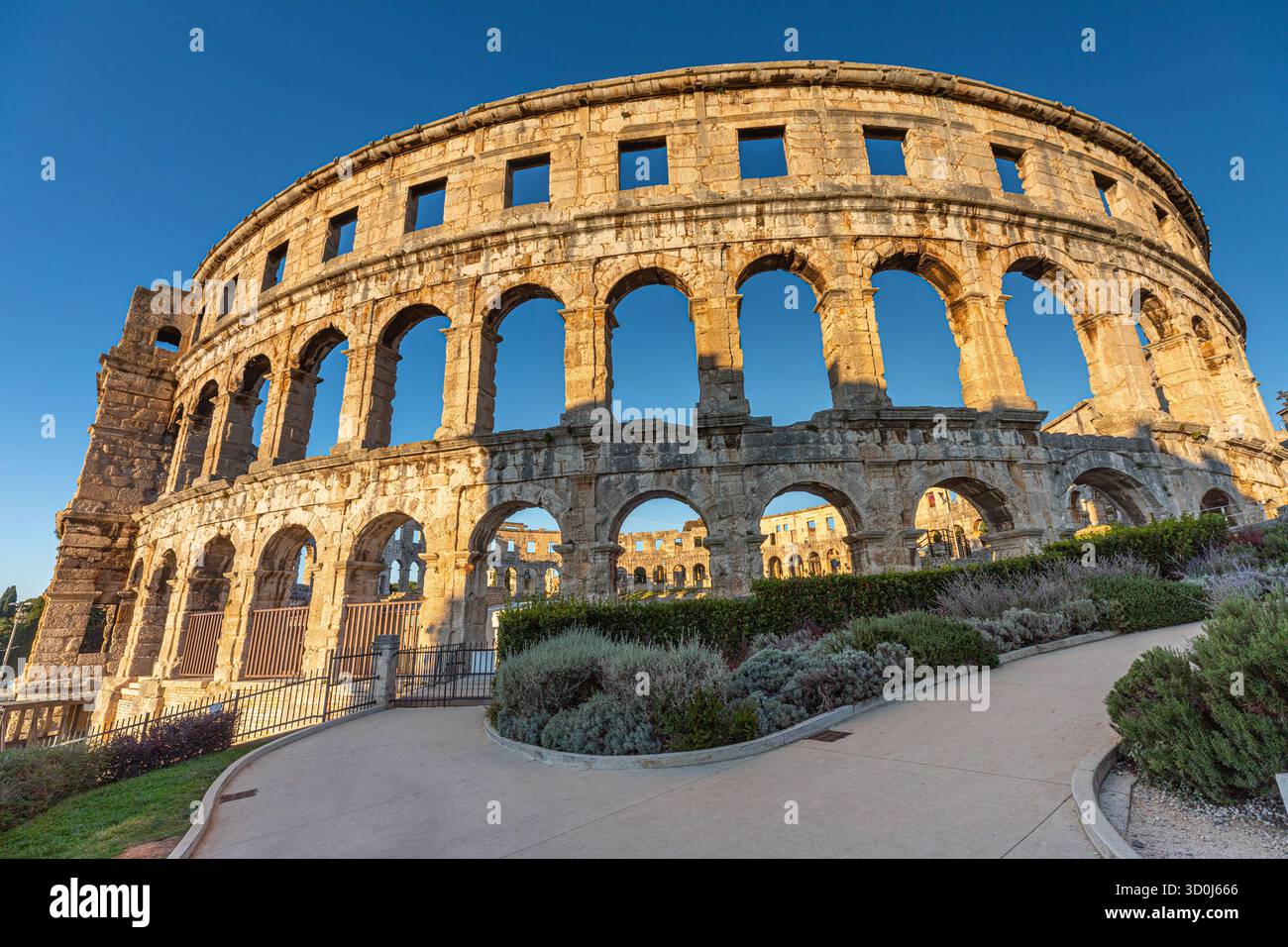 Antique colosseum arena pula hi-res stock photography and images - Alamy