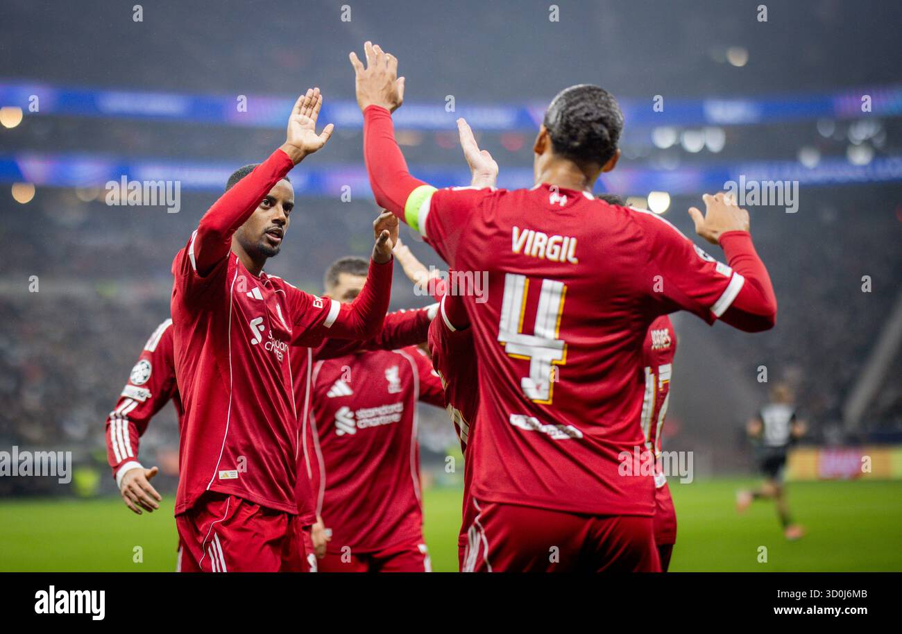 Alexander isak goal 2025 hi-res stock photography and images - Alamy