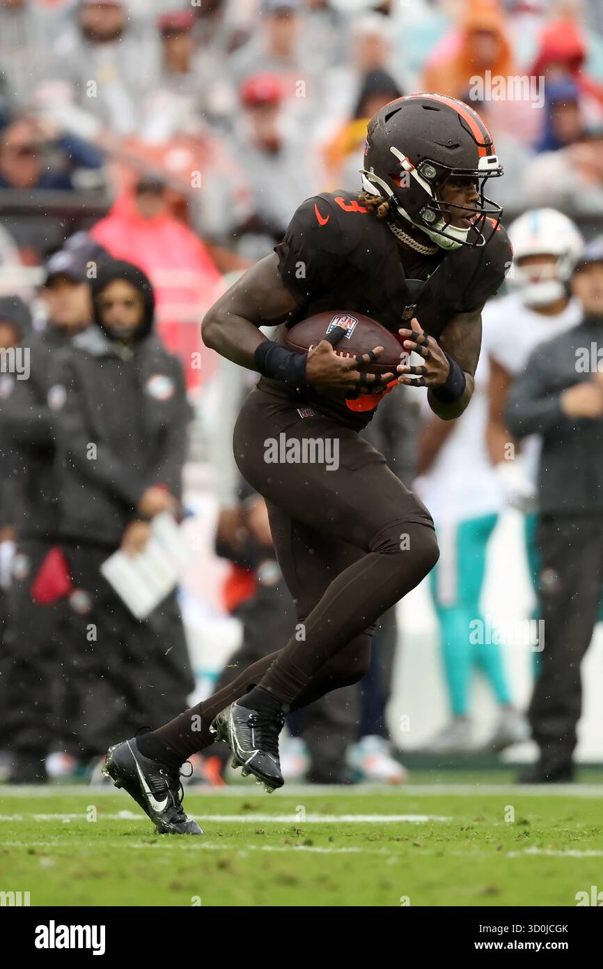 Cleveland Browns wide receiver Jerry Jeudy (3) runs with the ball ...