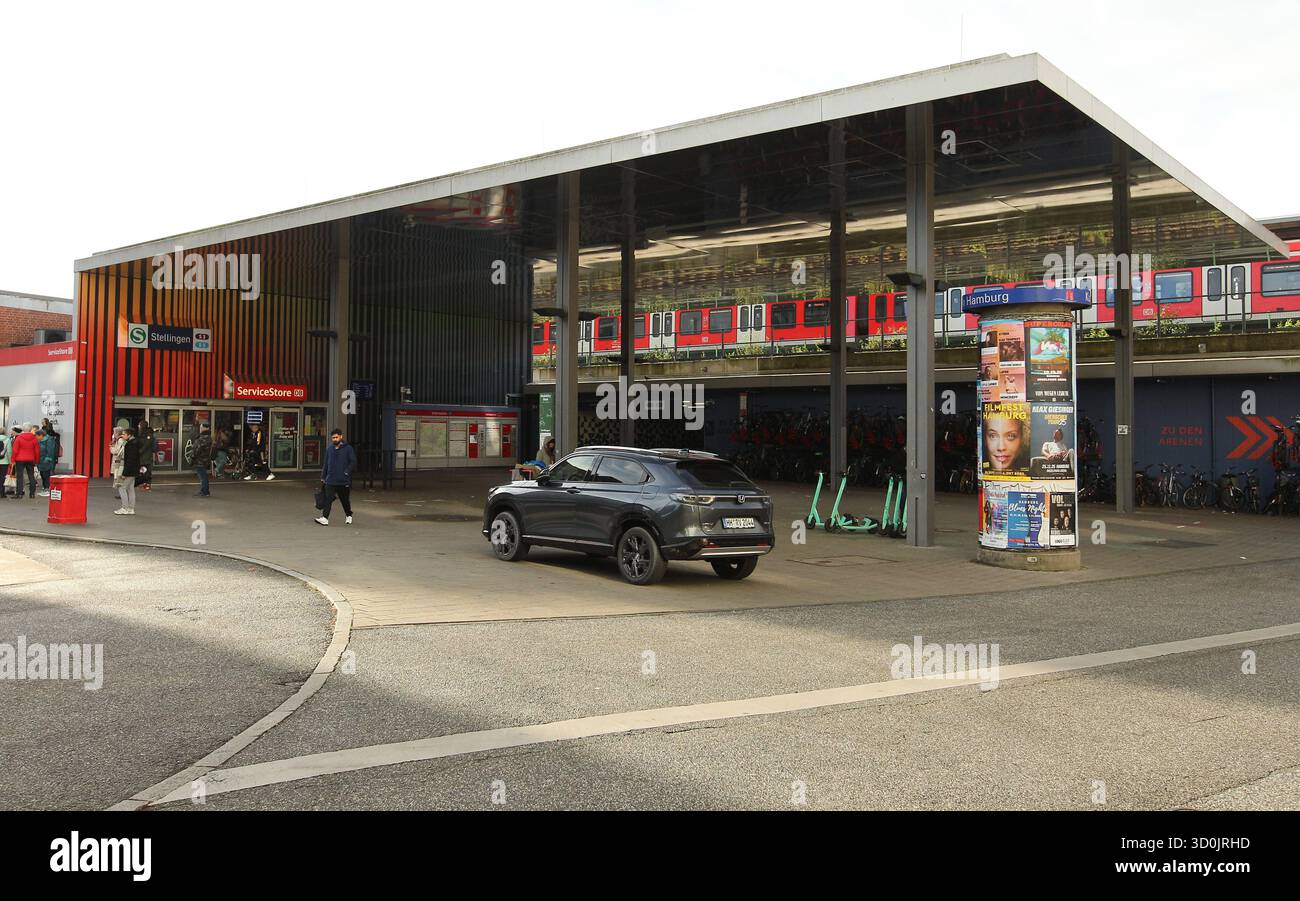 RECORD DATE NOT STATED Außenansicht auf den S-Bahnhof Stellingen ...