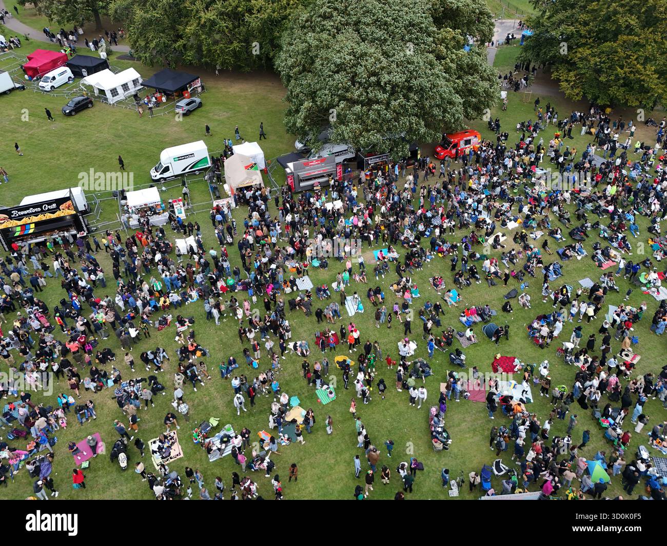 Aerial view vibrant concert hi-res stock photography and images - Alamy