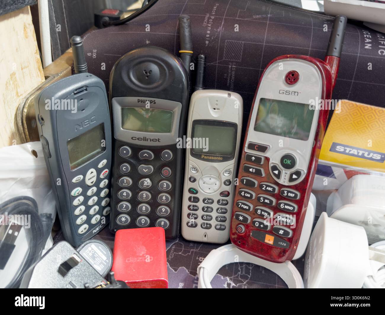 Vintage panasonic mobile hi-res stock photography and images - Alamy