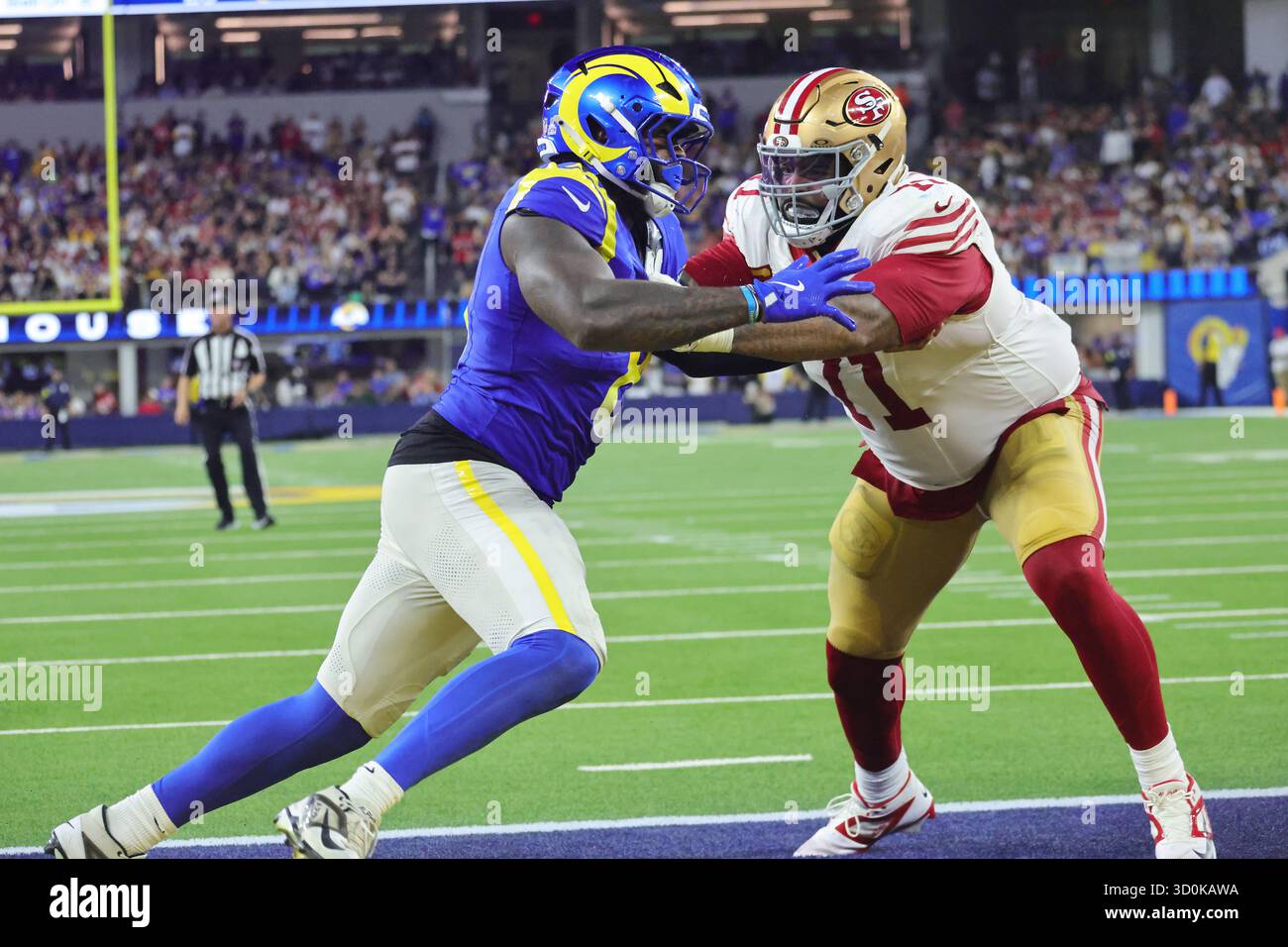 San Francisco 49ers tackle Trent Williams (71) blocks Los Angeles Rams ...