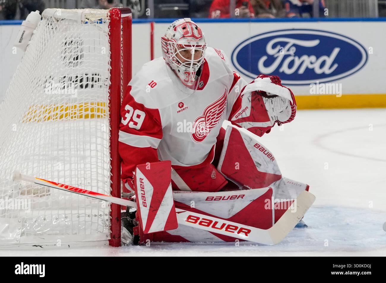 Detroit Red Wings goaltender Cam Talbot (39) protects the net during ...