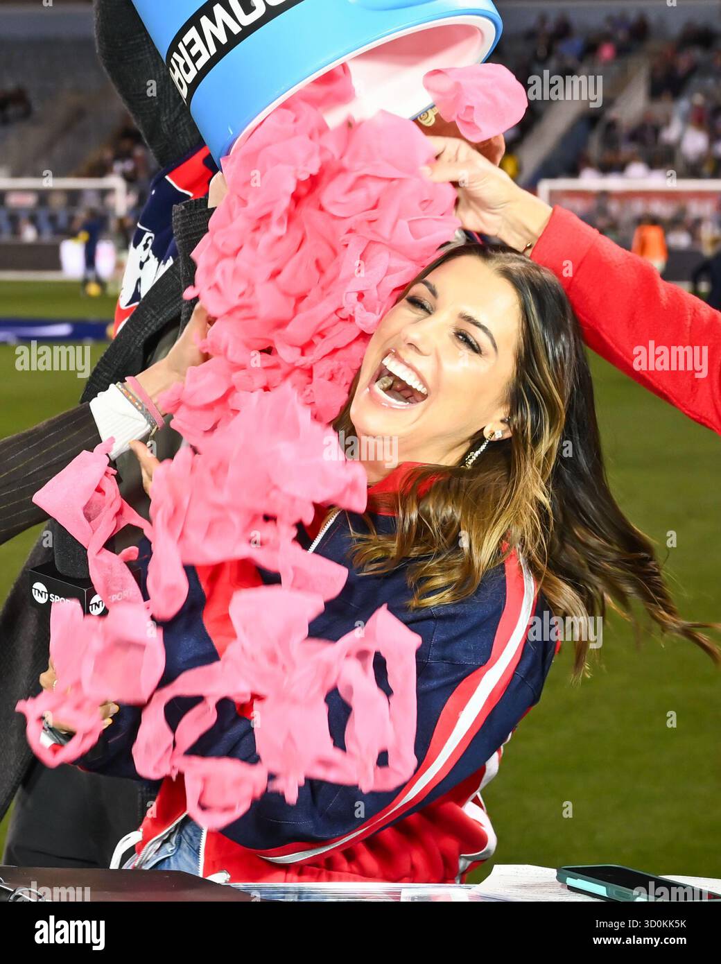Alex morgan abby wambach together hi-res stock photography and images ...