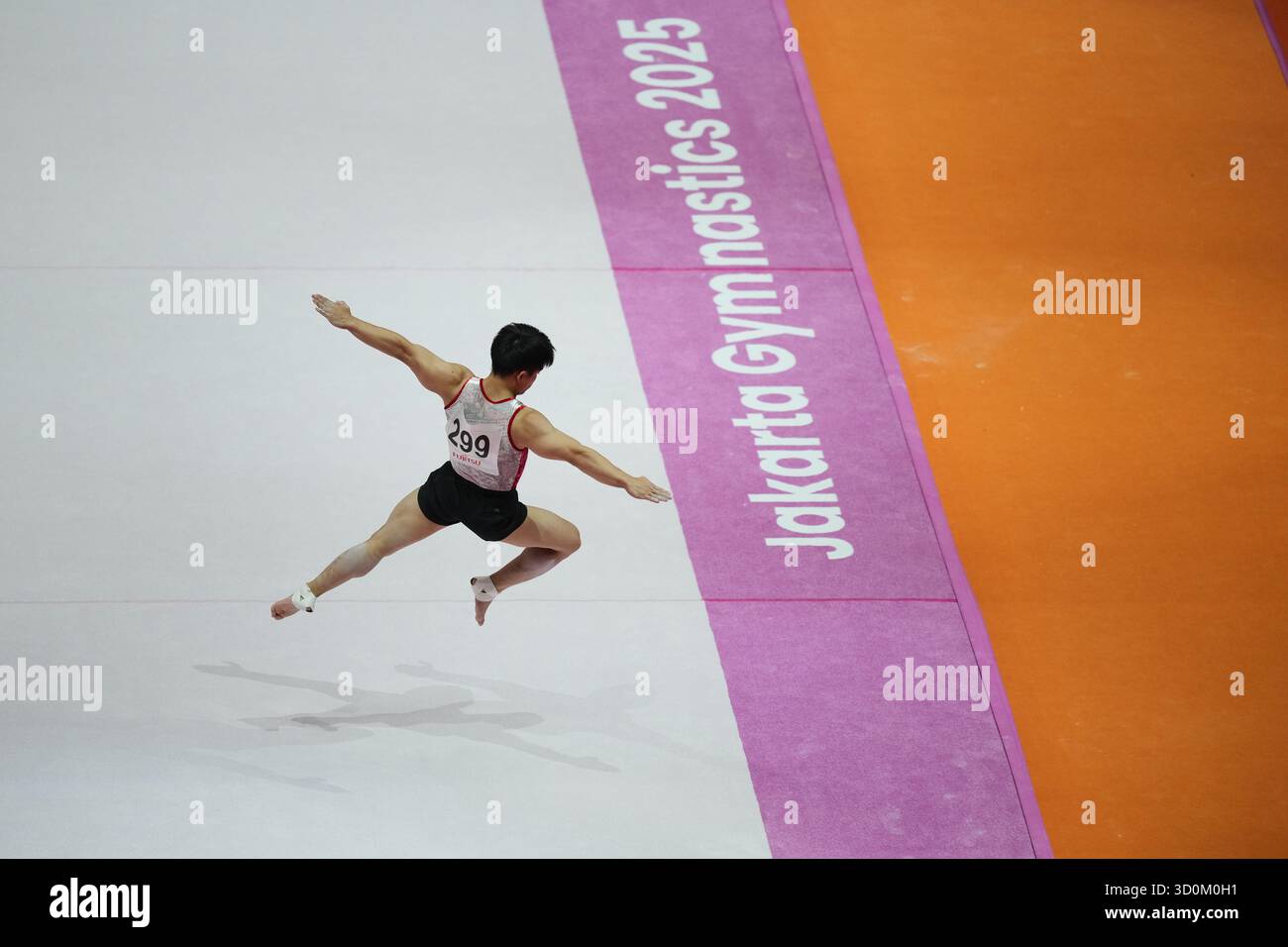 Carlos Edriel Yulo of the Philippines competes in the men's floor ...