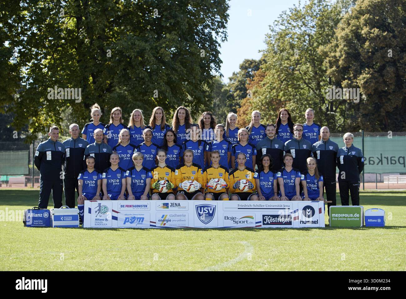 Back row (from left to right) : Karoline Heinze, Patricia Hanebeck ...