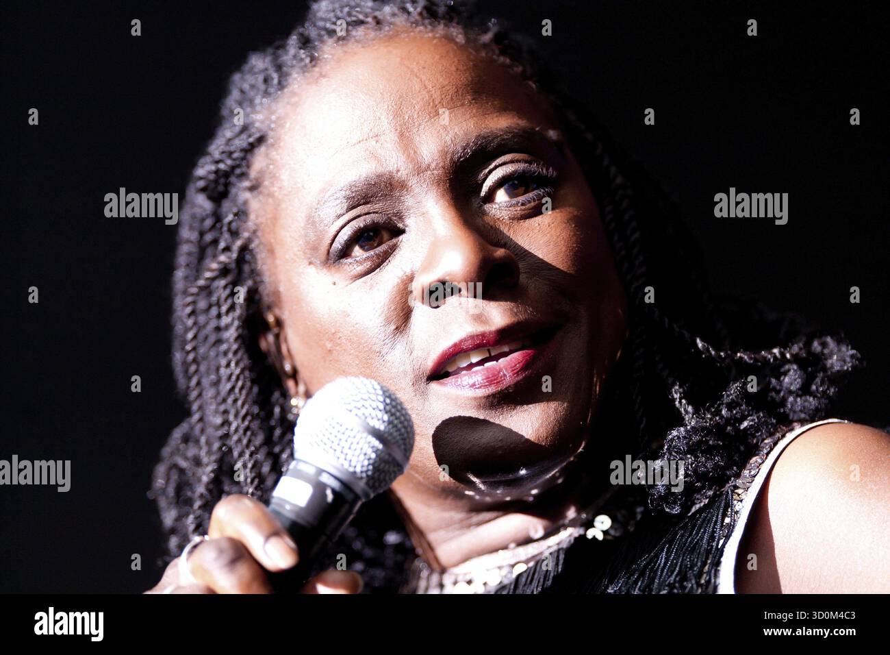Sharon Jones & The Dap Kings at Kulturarena 2011 Voices:Sharon Jones ...